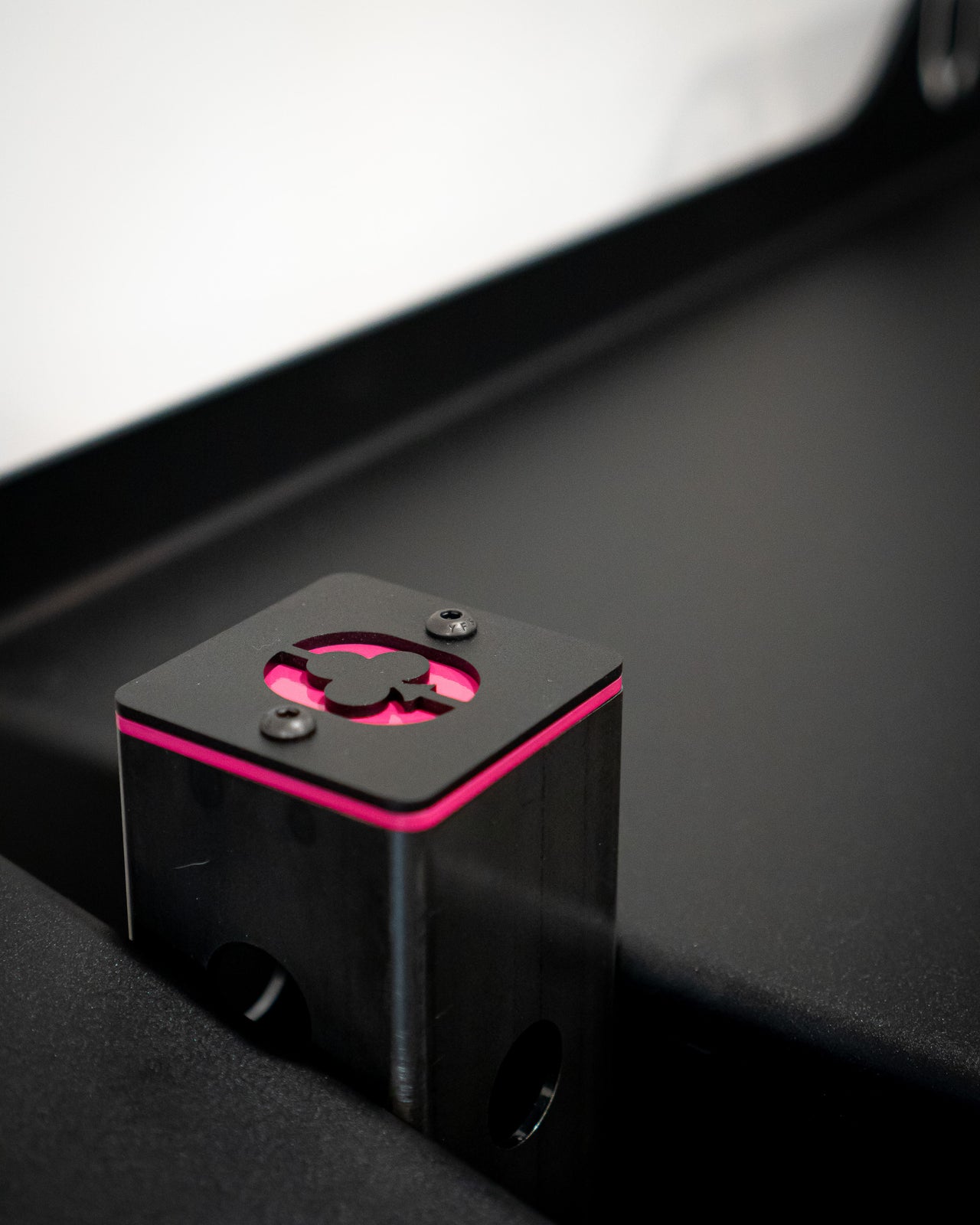 Bespoke – Oak Club Mfg